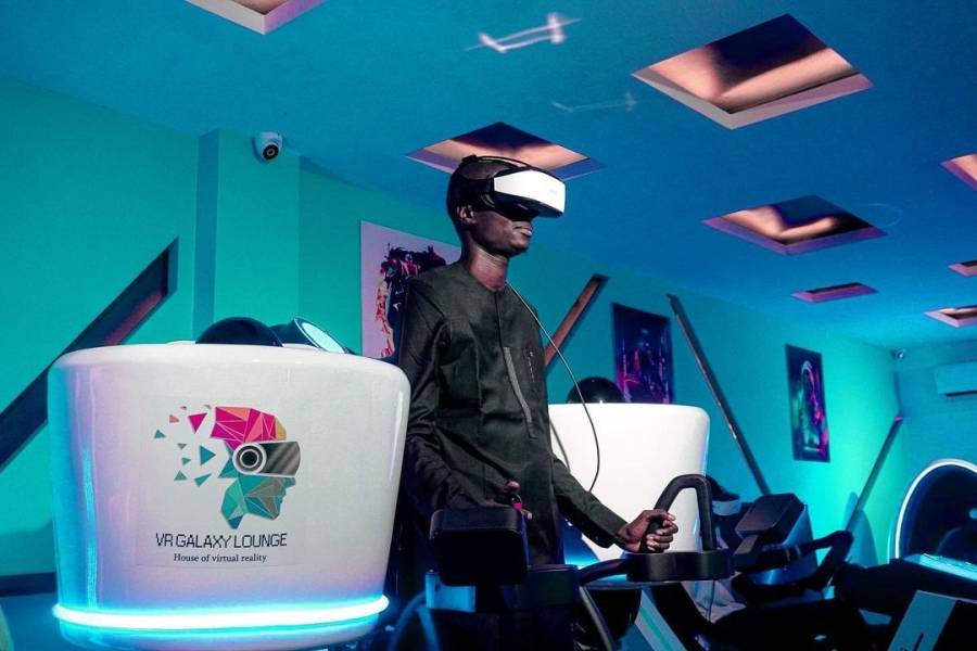 VR GALAXY LOUNGE