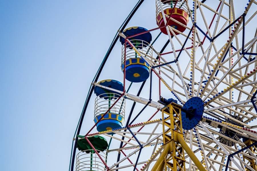 Magic Land Dakar - Parc d'Attractions, piscine et cinéma