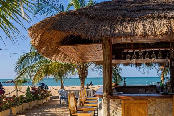 Safari Beach : Restaurant et Bar en Bord de Mer avec Plage Privée et ...